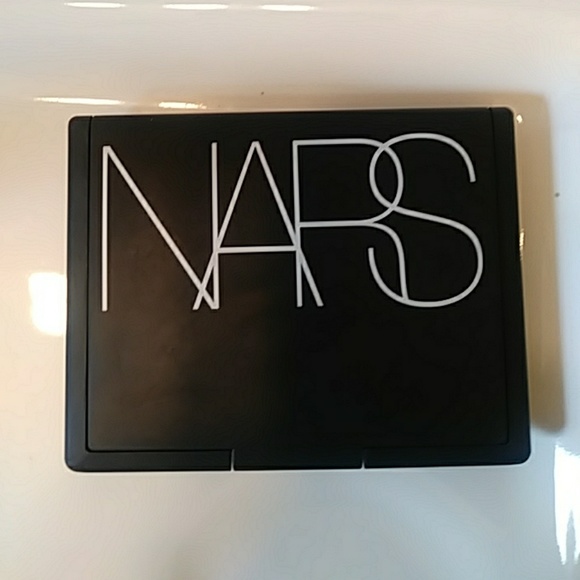 NARS | Makeup | Nars Translucent Pressed Powder | Poshmark